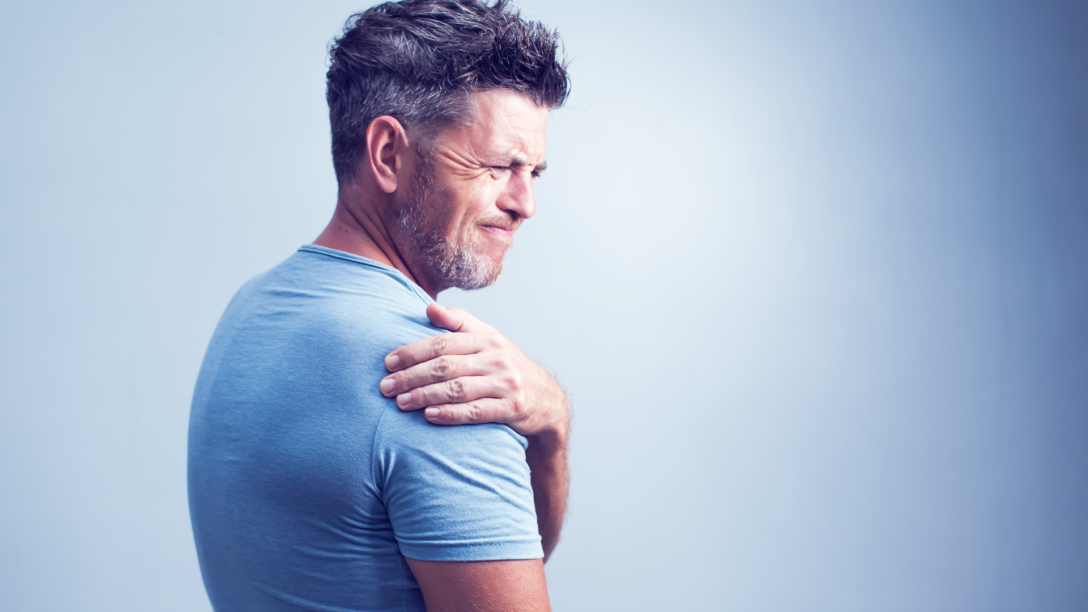 Test di Yocum: Test utile per la spalla? - FisioScience Test di Yocum ...